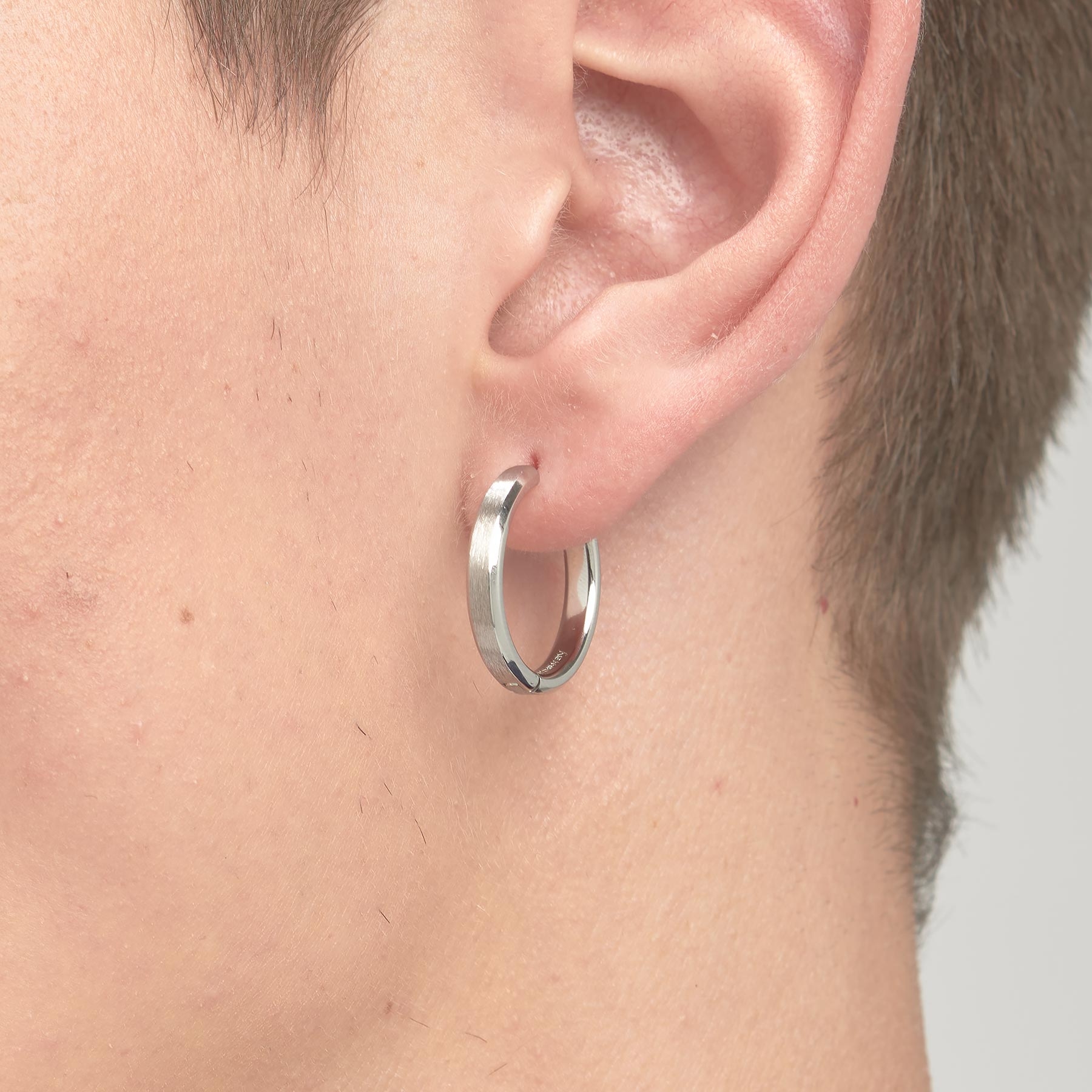 Orecchino Uomo Brosway BIK102 - GioielleriaLucchese.it